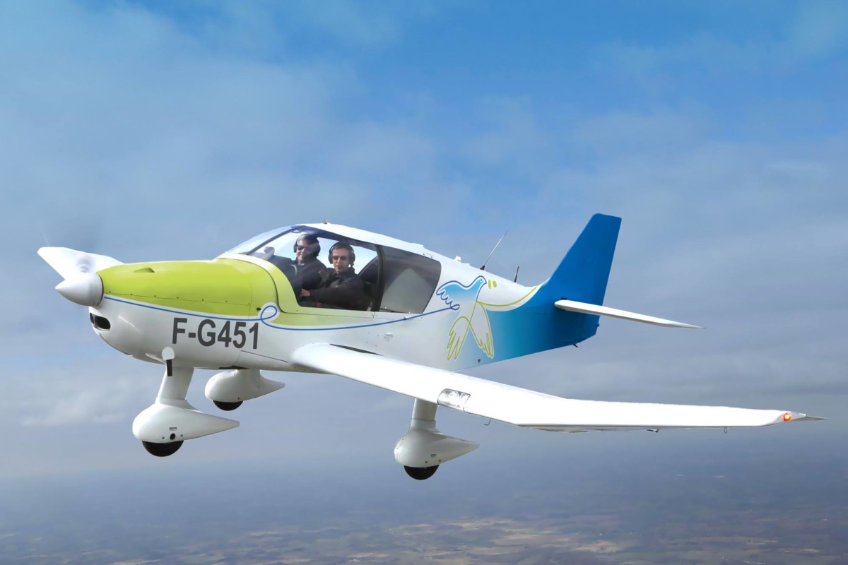 Robin Aircraft DR400 - Airsign